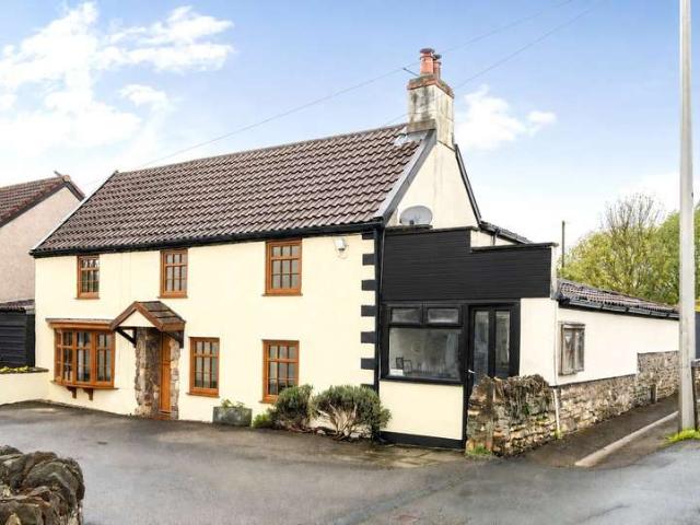 4 Bedroom Cottage House