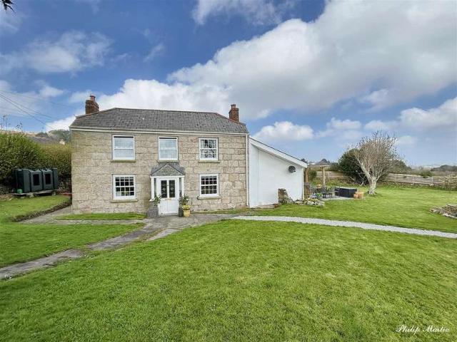 4 Bedroom Cottage House
