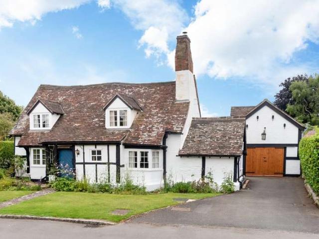 4 Bedroom Cottage House