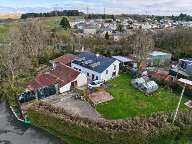 4 Bedroom Cottage House