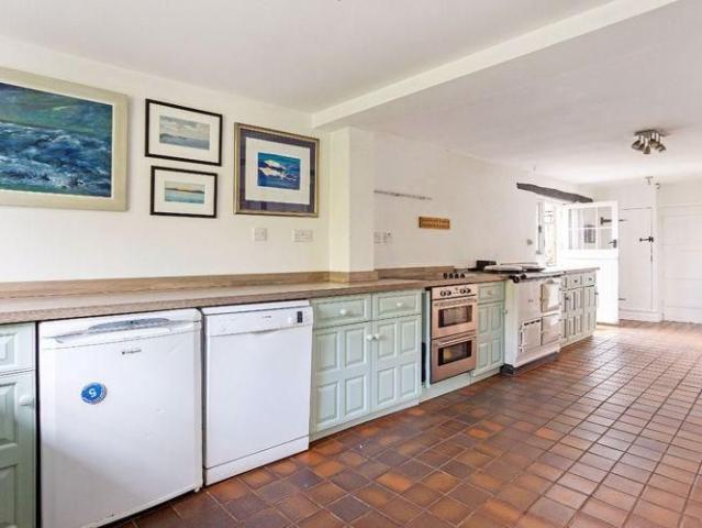 4 bedroom country house to rent