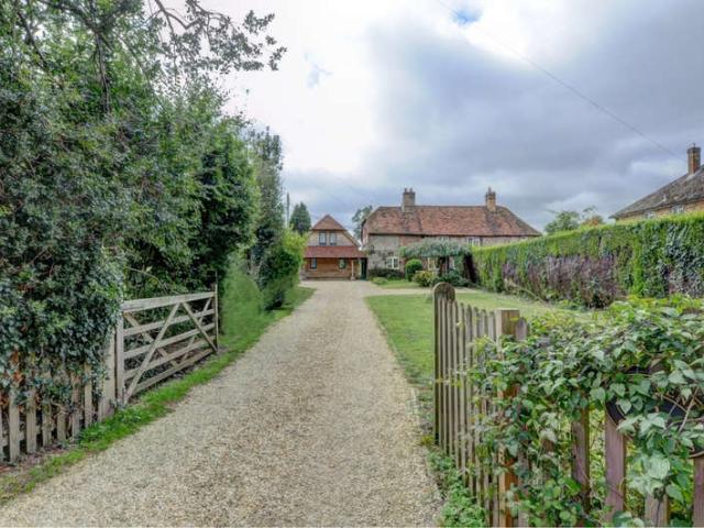 4 Bedroom Country House Character Property