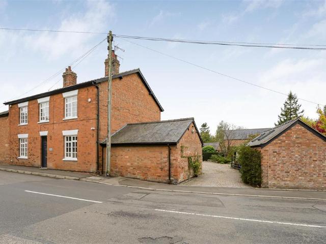 4 bedroom country house for sale