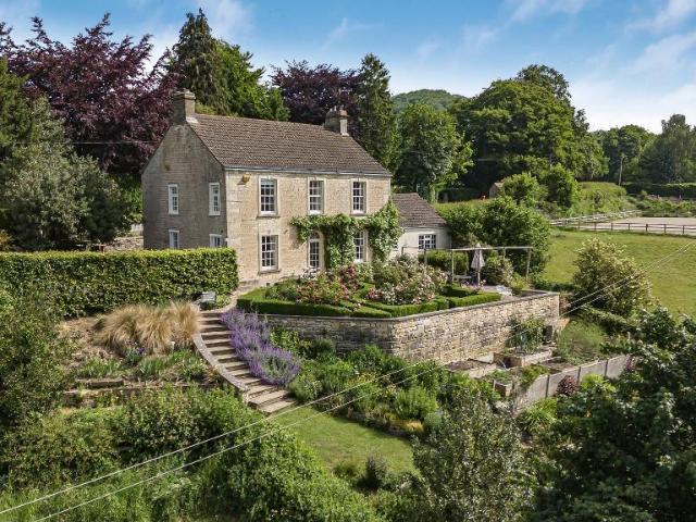 4 bedroom country house for sale