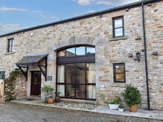 4 bedroom country house for sale