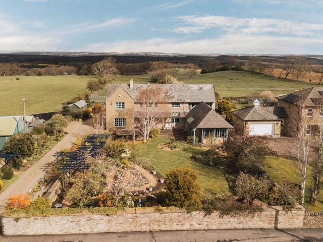 4 bedroom country house for sale