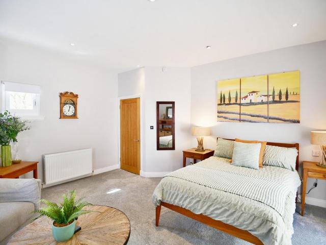 4 bedroom country house for sale