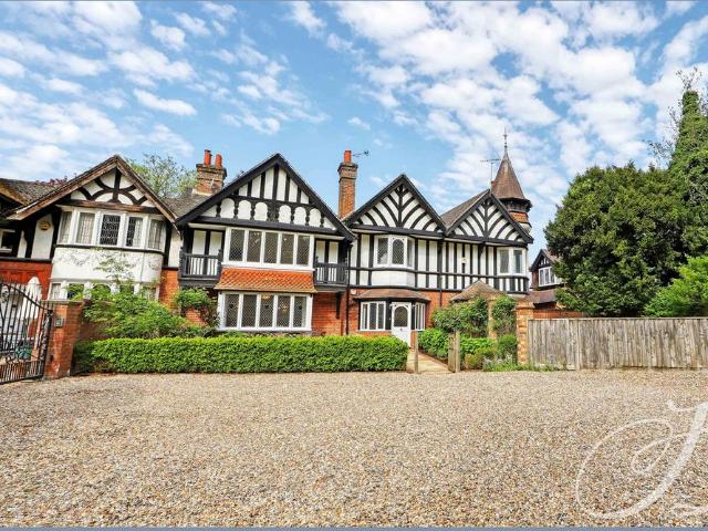 4 bedroom country house for sale