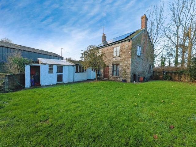 4 bedroom country house for sale