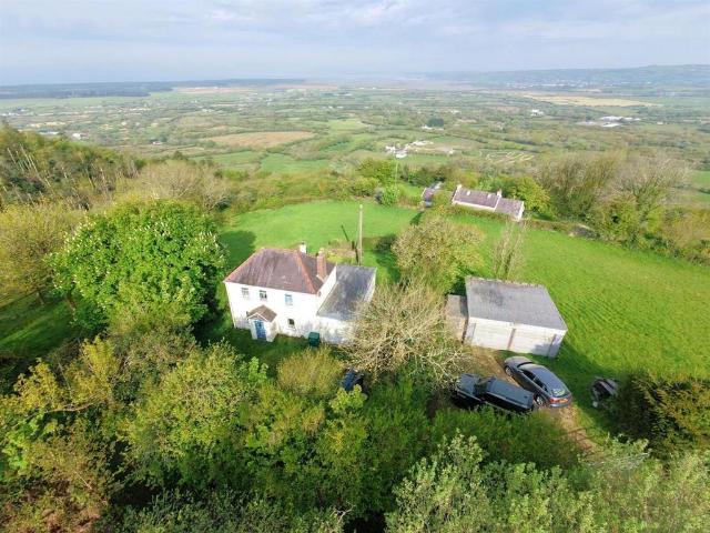 4 bedroom country house for sale
