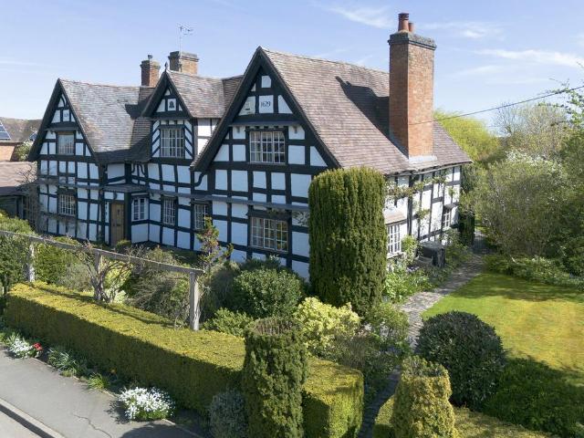 4 bedroom country house for sale