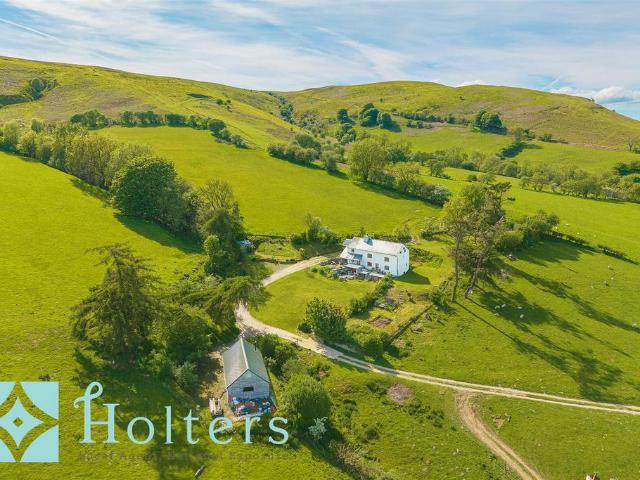 4 bedroom country house for sale