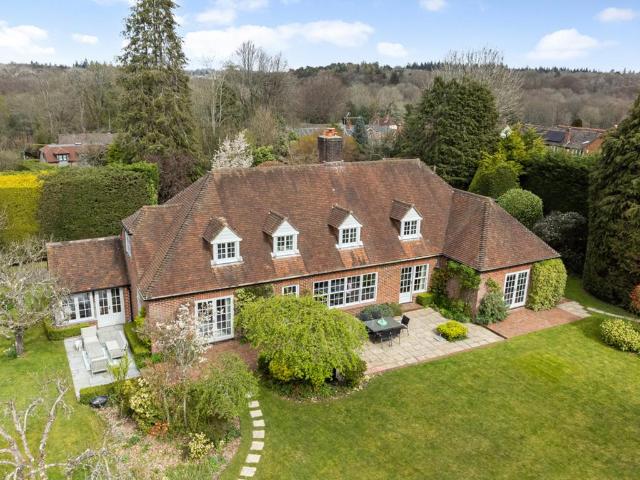 4 bedroom country house for sale