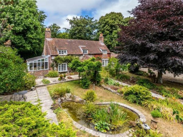 4 bedroom country house for sale