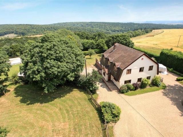 4 bedroom country house for sale