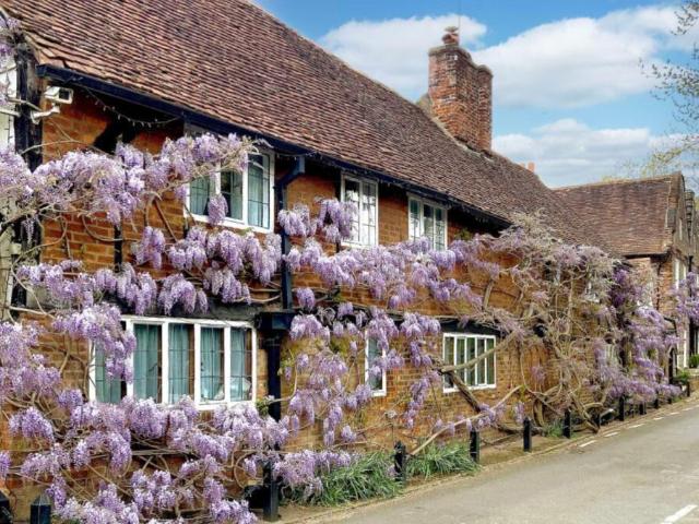 4 bedroom country house for sale