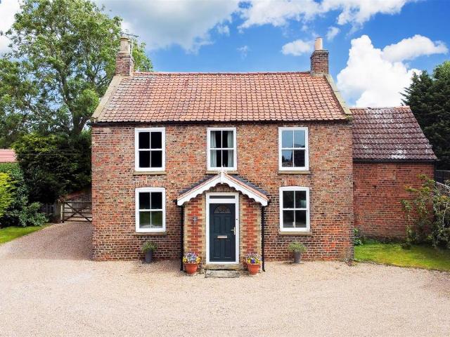 4 bedroom country house for sale