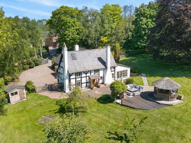 4 bedroom country house for sale