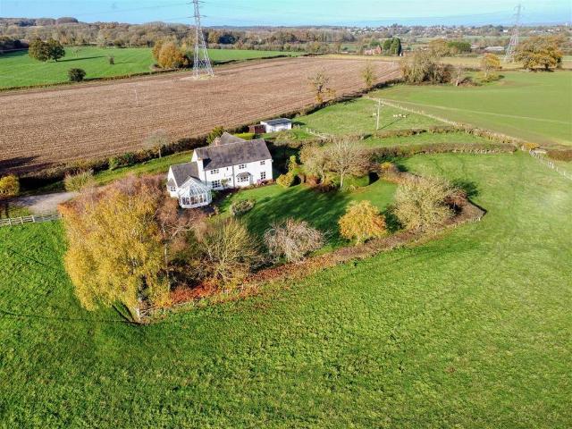 4 bedroom country house for sale