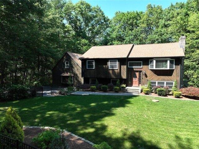 4 bedroom, Coventry RI 02816 104688511