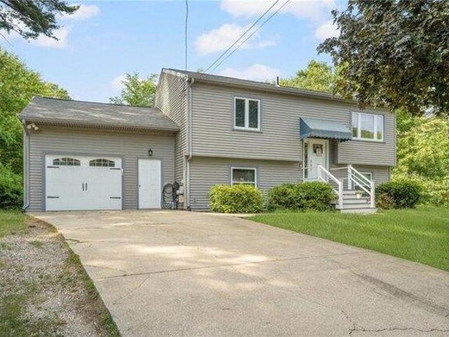 4 bedroom, Coventry RI 02816 104811029