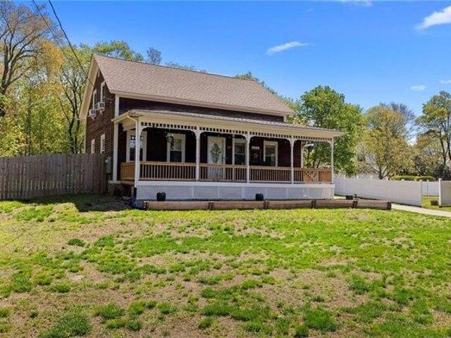 4 bedroom, Coventry RI 02816 104812231