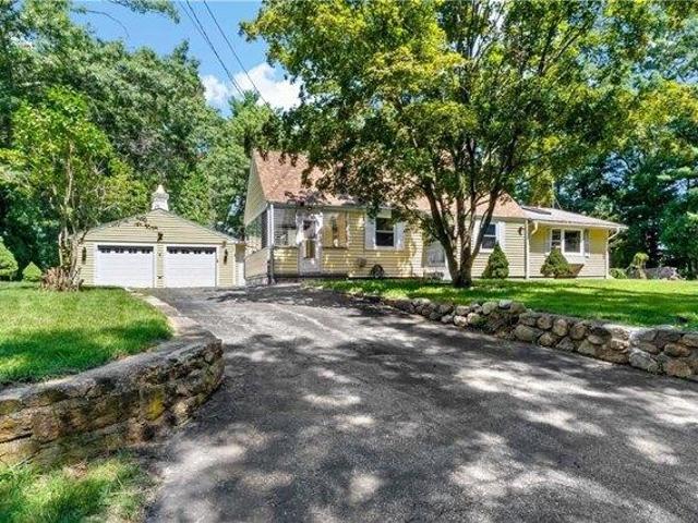 4 bedroom, Coventry RI 02816 105107189