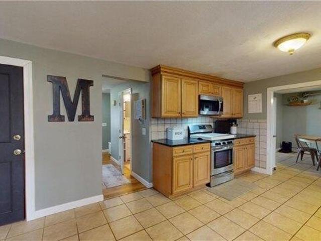4 bedroom, Coventry RI 02816 102563483