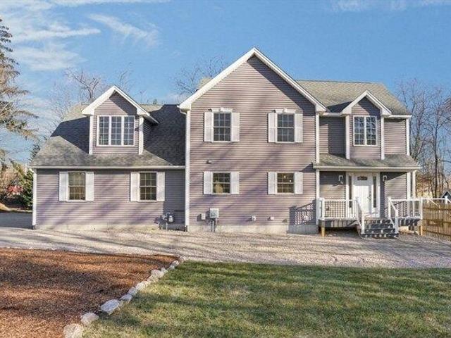 4 bedroom, Coventry RI 02816 102725958