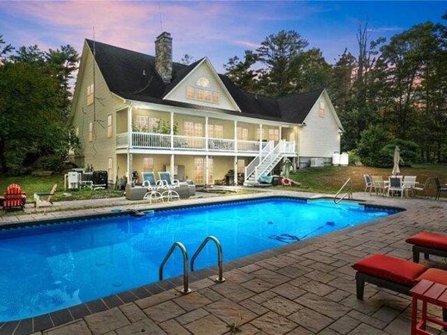 4 bedroom, Coventry RI 02827 104111945