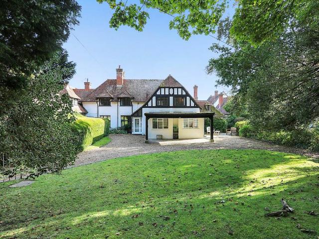 4 bedroom country house for sale