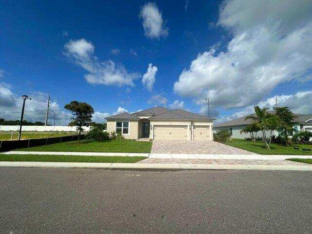 4 bedroom, Cocoa FL 32922 92552458