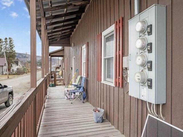 4 bedroom, Colebrook NH 03576 LS102670761