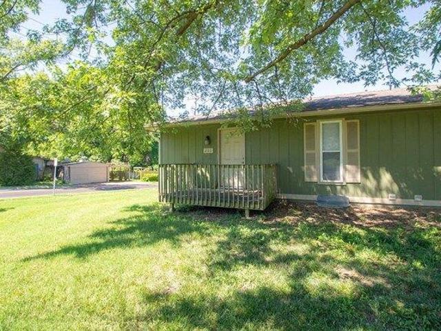 4 bedroom, Columbia MO 65203 88352582