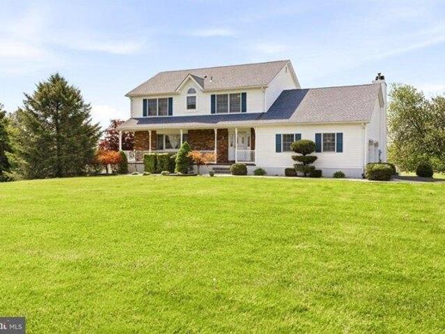 4 bedroom, Columbus NJ 08022 102825585