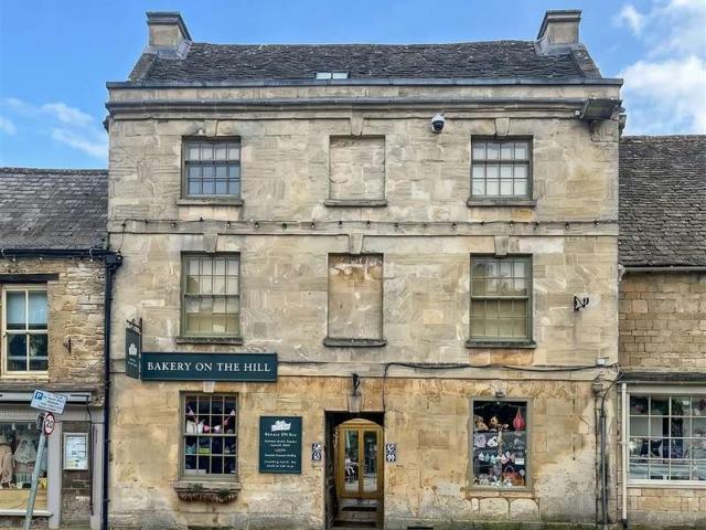 4 Bedroom Commercial Property