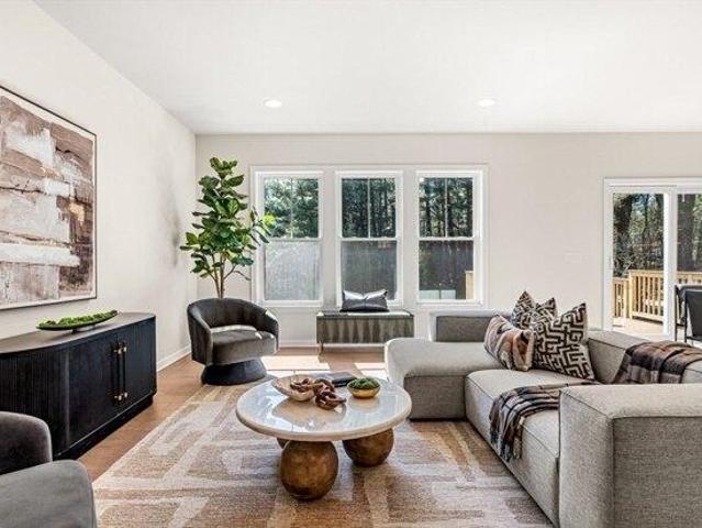 4 bedroom, Concord MA 01742 104830814