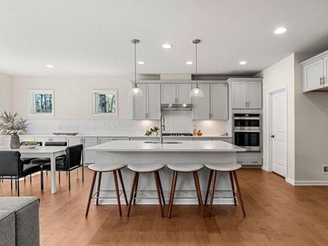 4 bedroom, Concord MA 01742 LS102727005