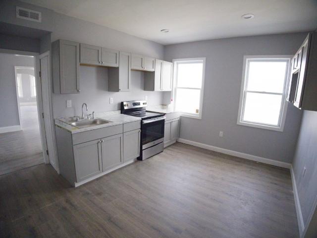 4 Bedroom Condo for Rent at 61 Providence St #2, Worcester, MA 01604 Union HIll