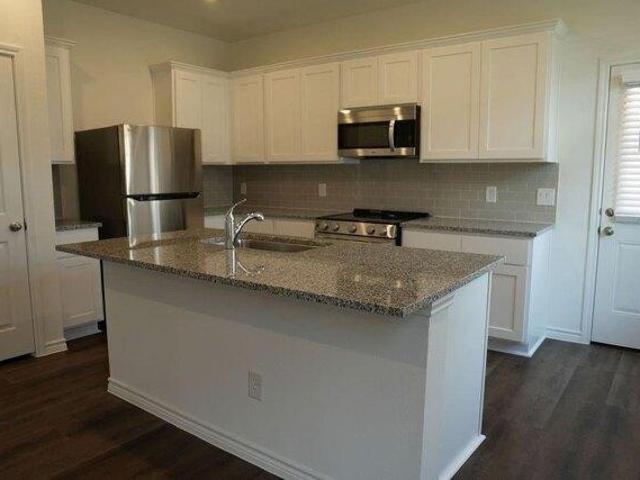 4 bedroom, Conroe TX 77306 96453130