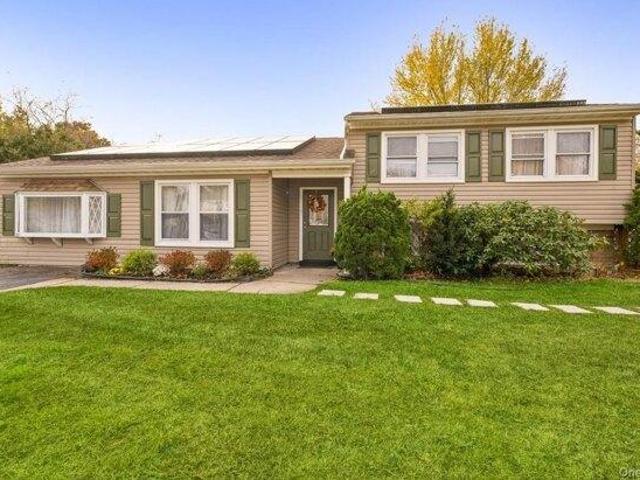 4 bedroom, Coram NY 11727 103622083