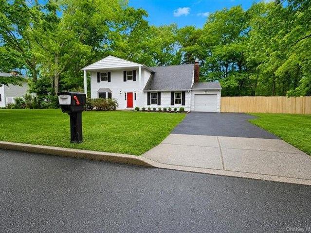 4 bedroom, Coram NY 11727 103622467