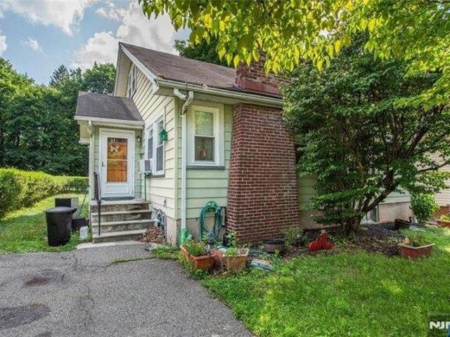 4 bedroom, Caldwell NJ 07006 104833383