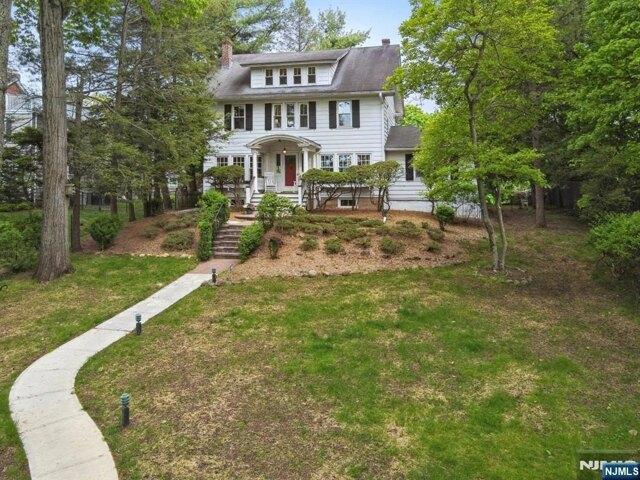 4 bedroom, Caldwell NJ 07006 LS102478150