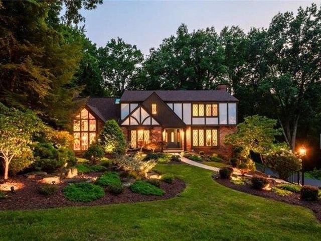 4 bedroom, Canonsburg PA 15317 104909385