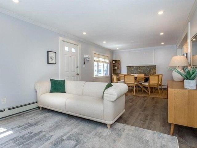 4 bedroom, Canton MA 02021 103101124