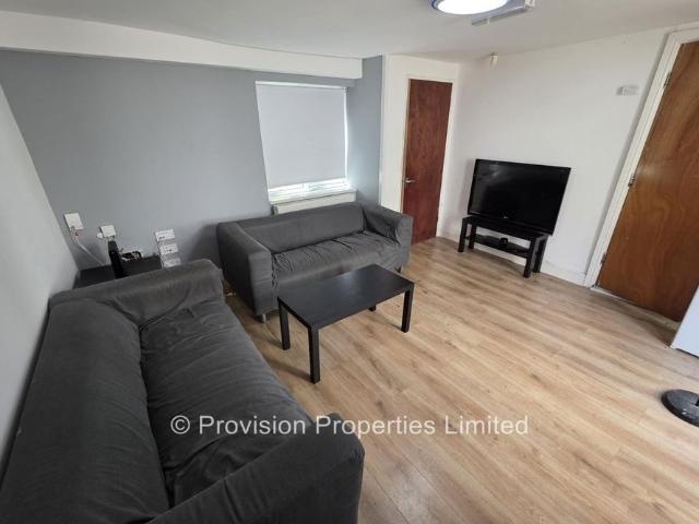 4 Bedroom Cardigan Road