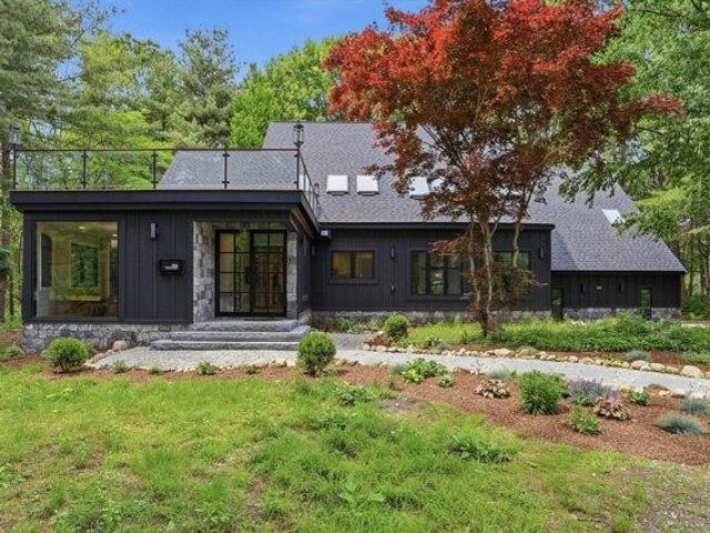 4 bedroom, Carlisle MA 01741 104351626