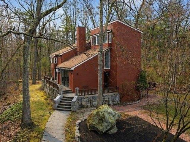 4 bedroom, Carlisle MA 01741 102347053