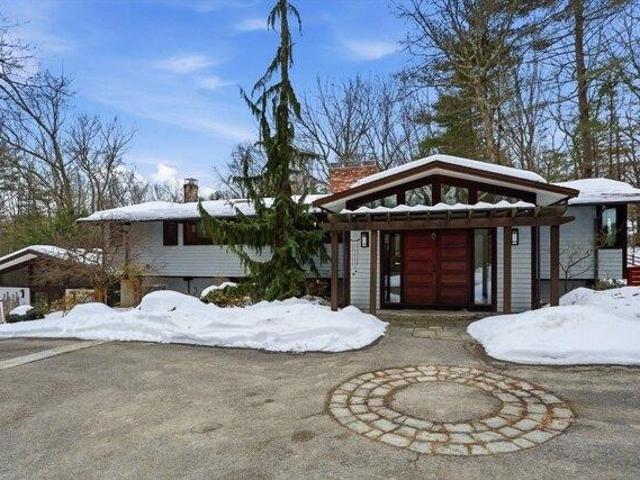 4 bedroom, Carlisle MA 01741 102559625